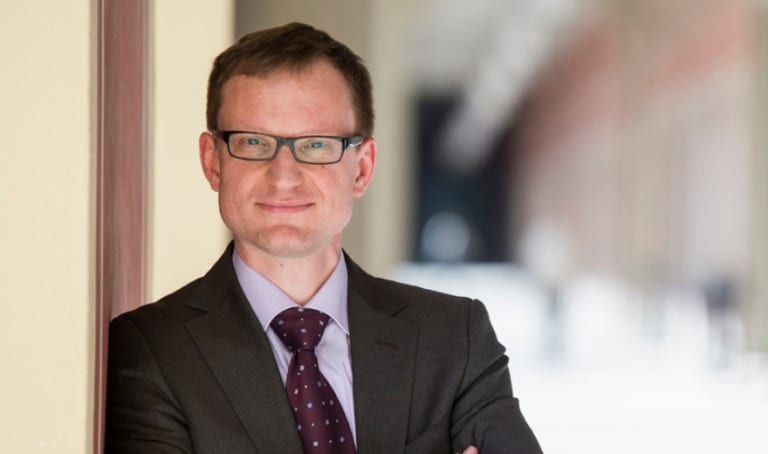 Dr. Marc-Oliver Lux – V-CHECK